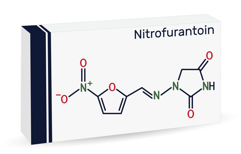 Nitrofurantoin (ไนโตรฟูแรนโทอิน) สรรพคุณ ข้อบ่งใช้ ผลข้างเคียง